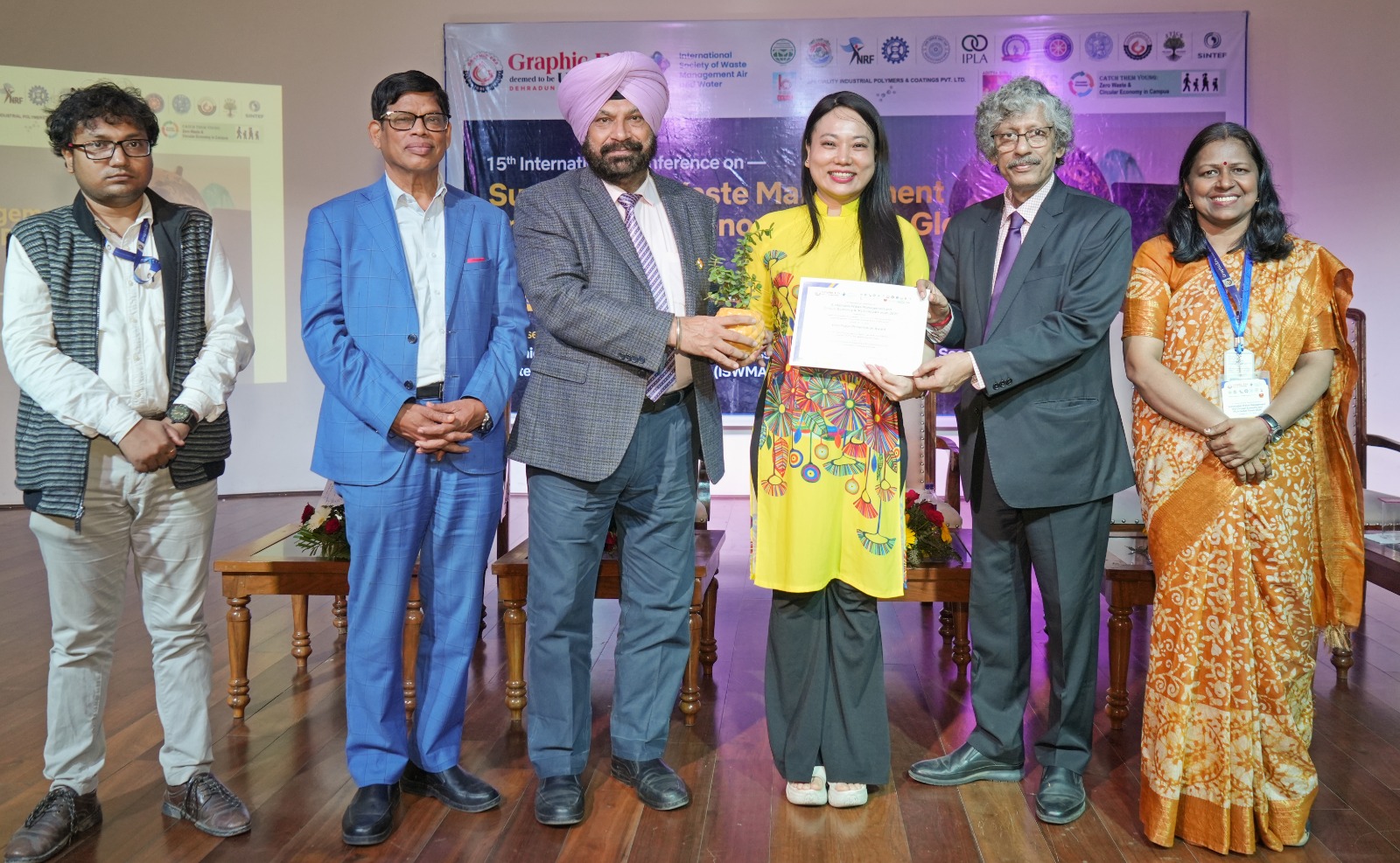 Graphic Era University students took oath of honesty and Integrity ...